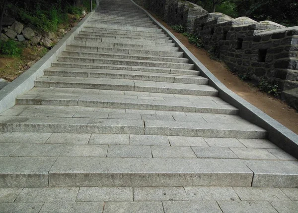 100 step Stock Photos, Royalty Free 100 step Images | Depositphotos