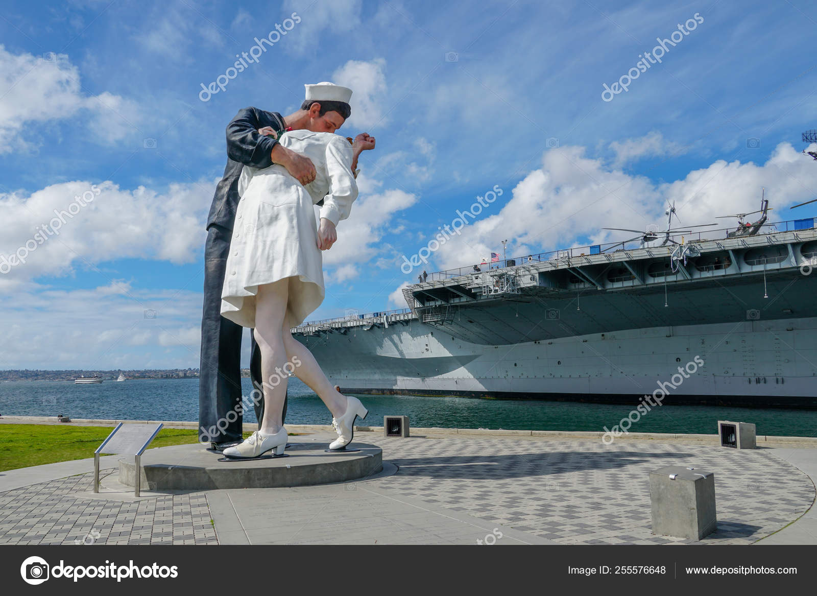 2000 Famous Kiss Sailor