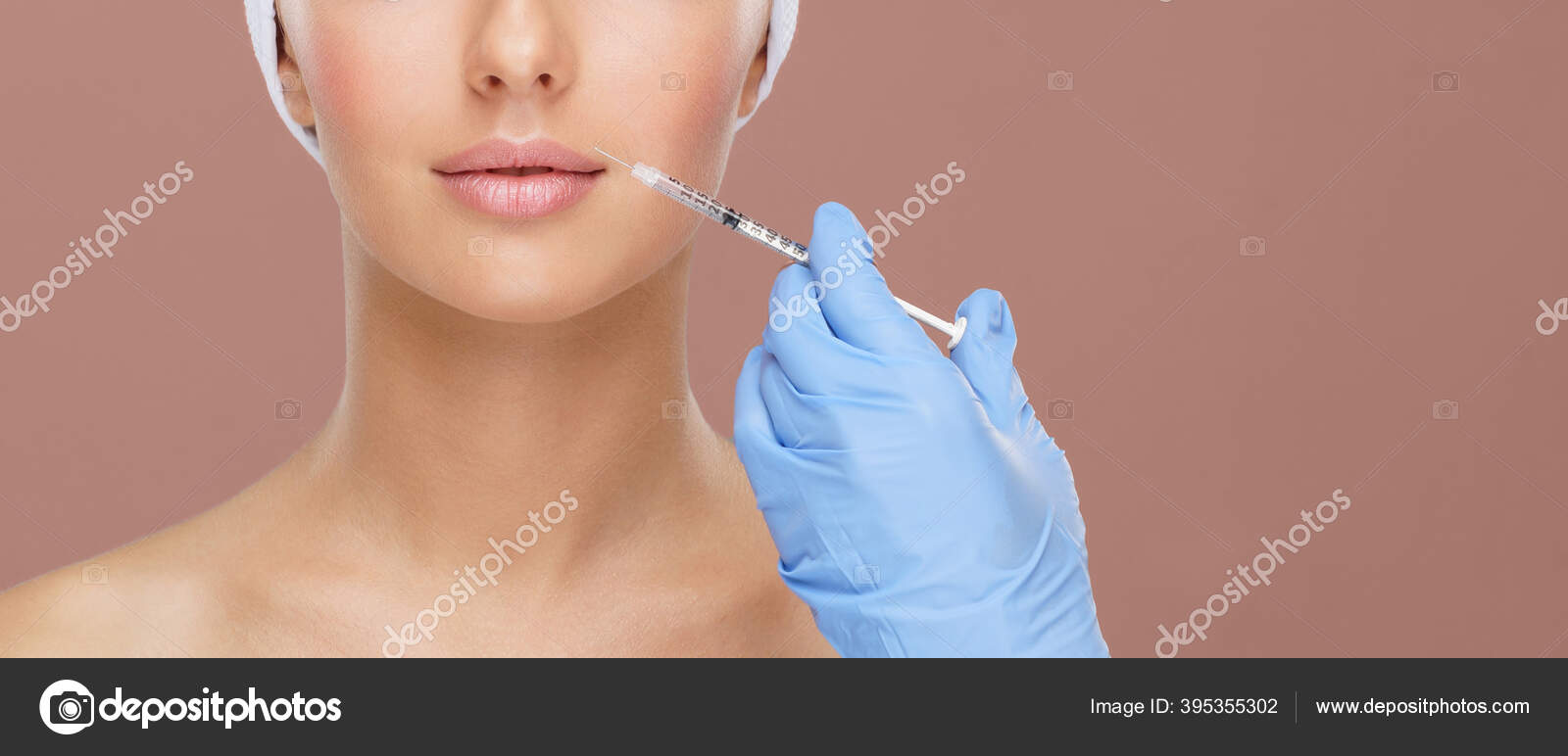 Doctor Injecting Beautiful Face Young Woman Plastic Surgery Skin ...