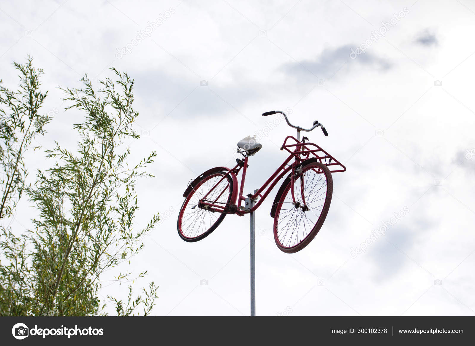Vintage bicycle set as an art object outdoors — Stock Photo © dariazu ...