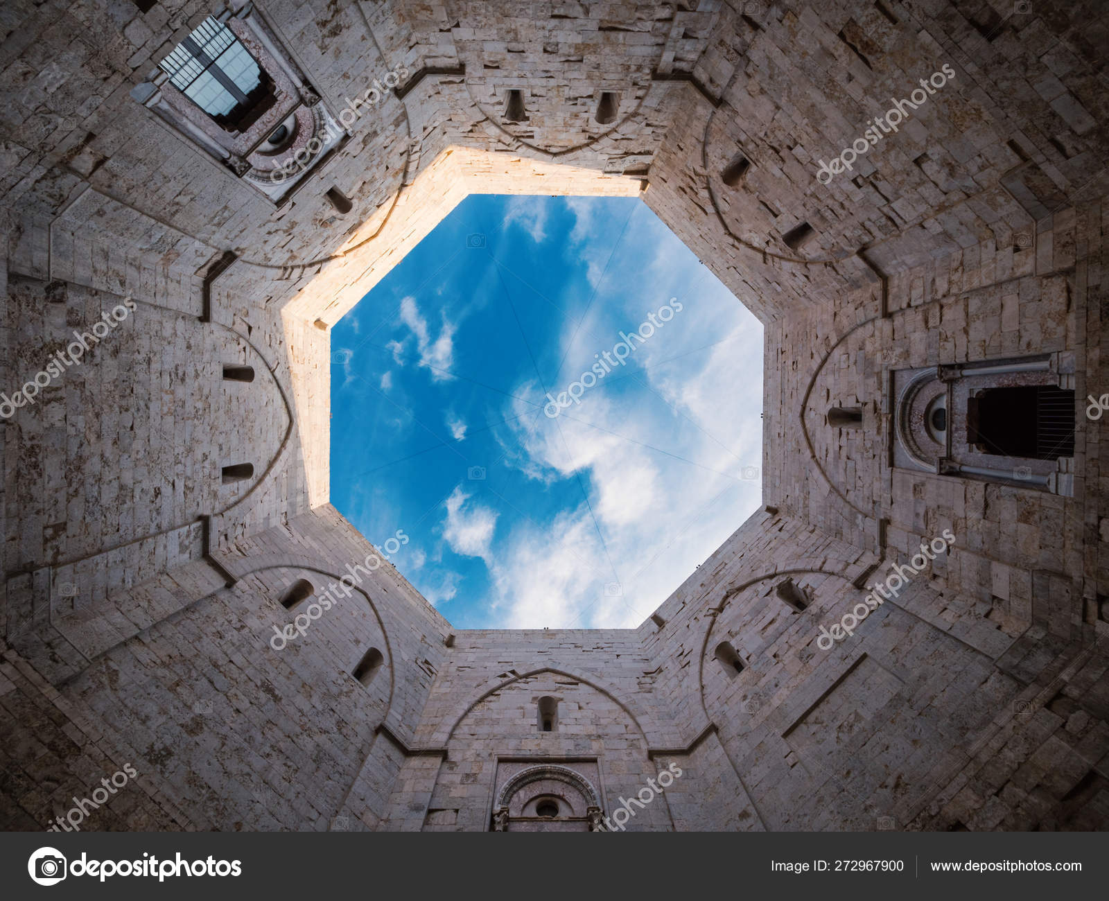 Castel Del Monte Inner Courtyard Its Characteristic Octagonal Shape ...