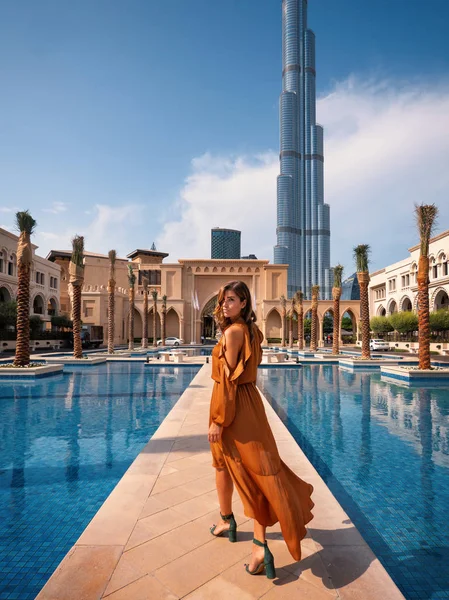 Dubai girl Stock Photos, Royalty Free Dubai girl Images | Depositphotos