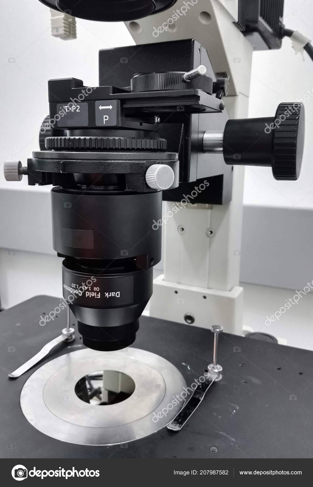 Tillbehör Eller Utrustning För Mörkfältsmikroskopi Monteras ...