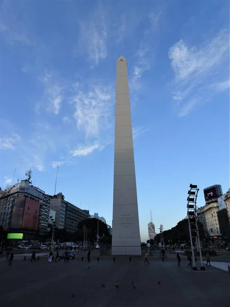 Obelisco argentina fotos de stock, imágenes de Obelisco argentina sin royalties | Depositphotos