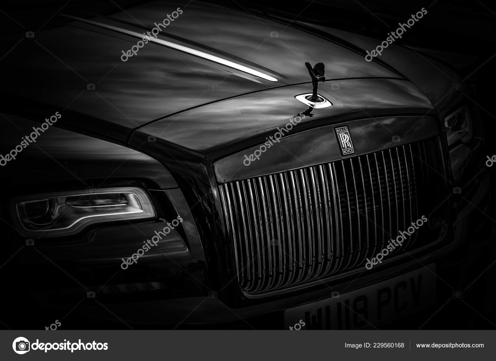 Front Modern Rolls Royce Wraith Luxury Car – Stock Editorial Photo ...