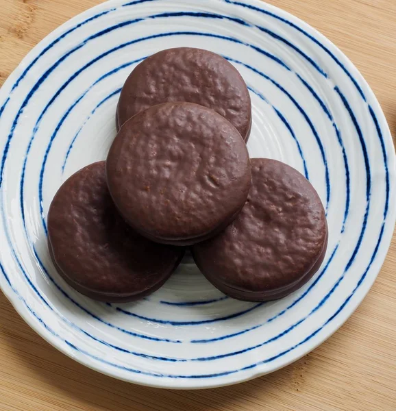 Galleta de chocolate redondo fotos de stock, imágenes de Galleta de ...