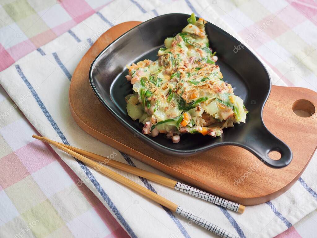 Panqueque coreano de alimentos tradicionales vegetales, Pajeon, 2022