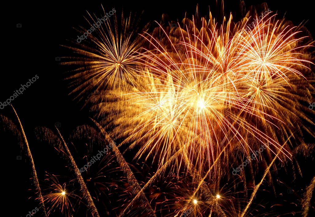 Cohete de fuegos artificiales en ramo amarillo y rojo 2024