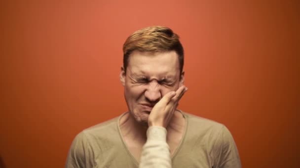 Vidéos pour Gifle au visage, Gifle au visage clips vidéo HD / 4K ...