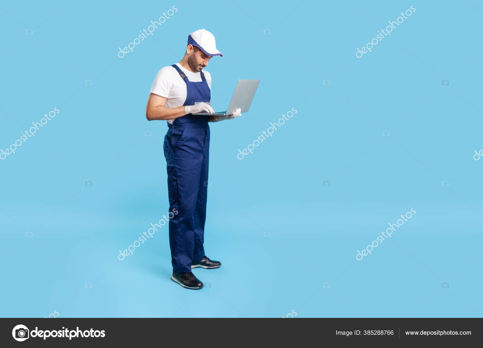 Full Length Professional Workman Uniform Protective Gloves Typing ...