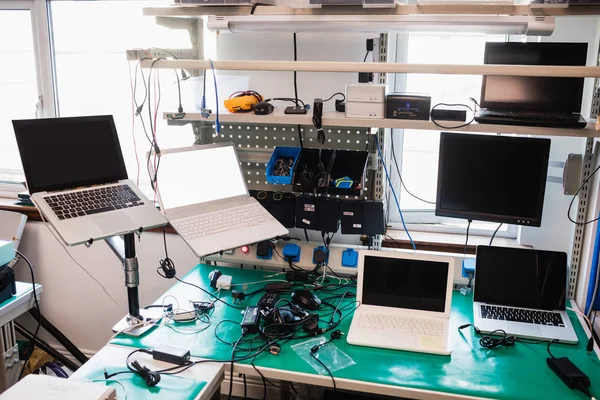 Electronics lab Stock Photos, Royalty Free Electronics lab Images ...