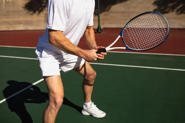 Hombre mayor jugando tenis fotos de stock, imágenes de Hombre mayor ... Hombre mayor jugando tenis fotos de stock, imágenes de Hombre mayor ...