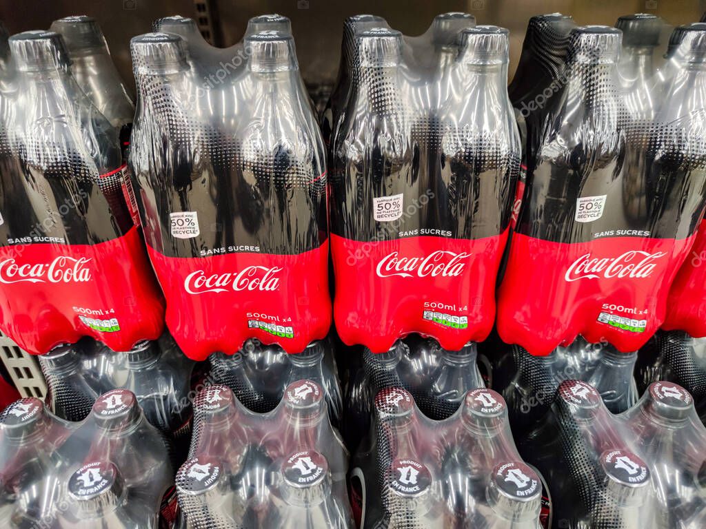 Puilboreau, Francia - 14 de octubre de 2020: El refresco de la marca ...