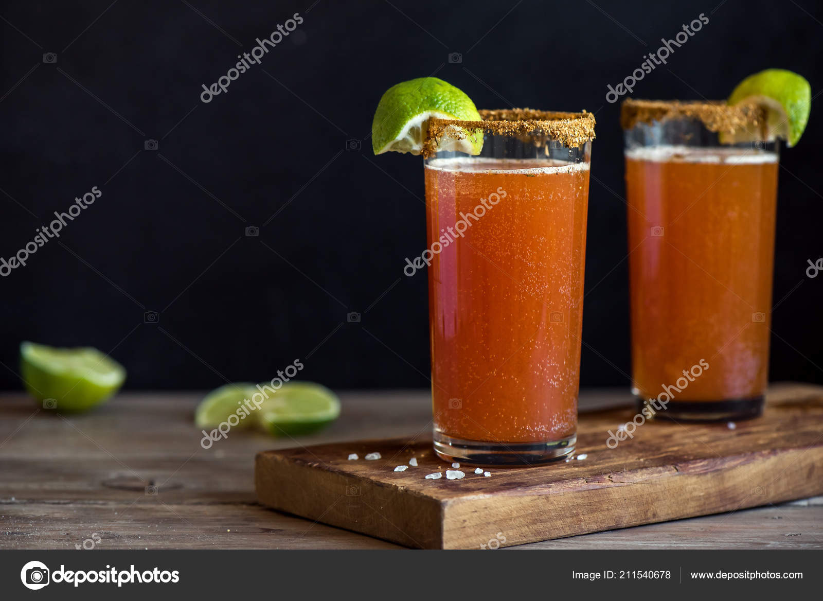 Michelada Cerveza Sangrienta Mexicana Con Rim Spisy Zumo Tomate Servido ...