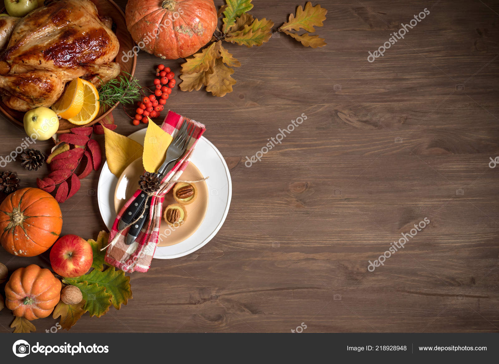 Thanksgiving Dinner Background Turkey Fall Leaves Seasonal Autumnal ...