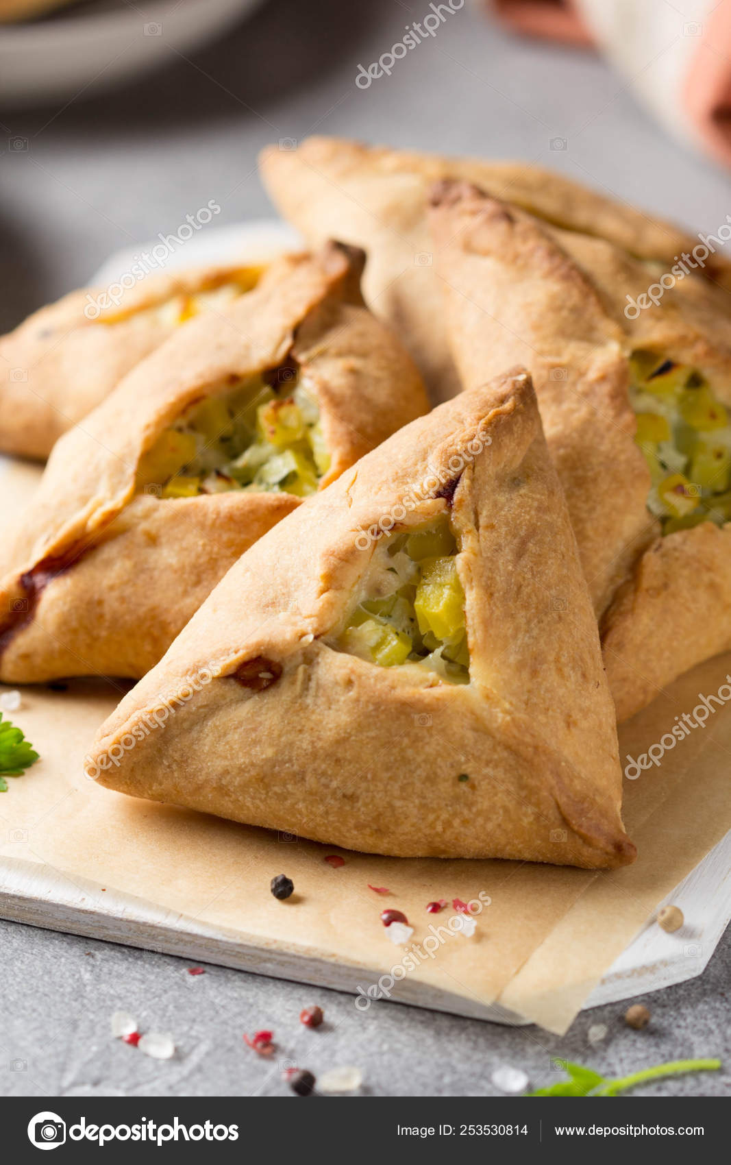 Tarta de tártaro triángulo echpochmak, kurnik ruso, deliciosa ...