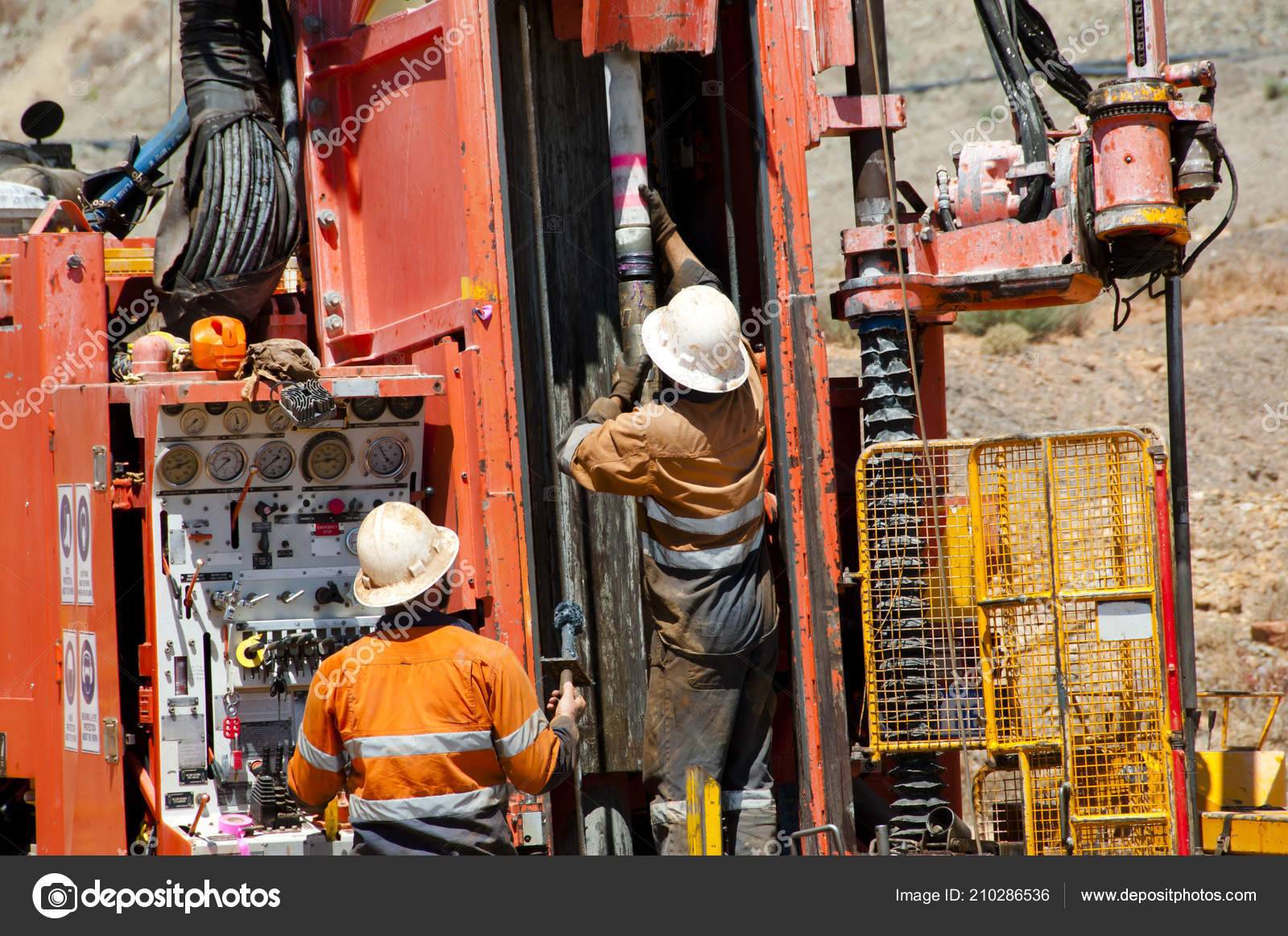 Pengeboran Inti Untuk Eksplorasi — Stok Foto © adwo@hotmail.com #210286536