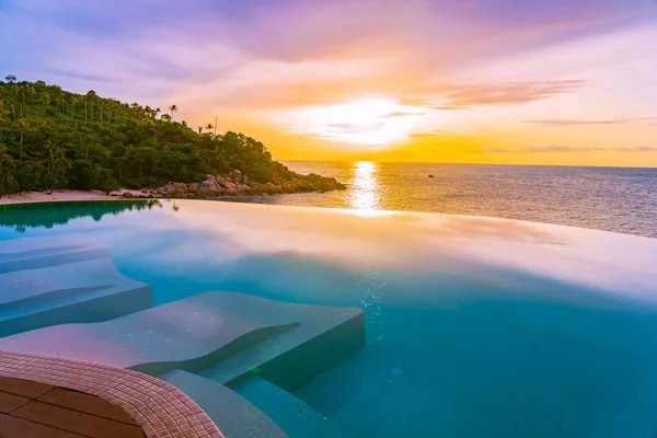 Infinity pool resort Stock Photos, Royalty Free Infinity pool resort ...