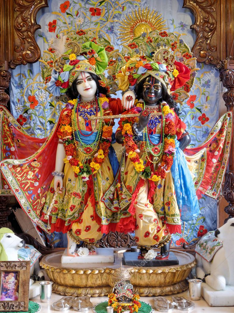 NUEVO MAYAPUR, 15 de agosto: Krishna y Balarama en el templo Hare ...