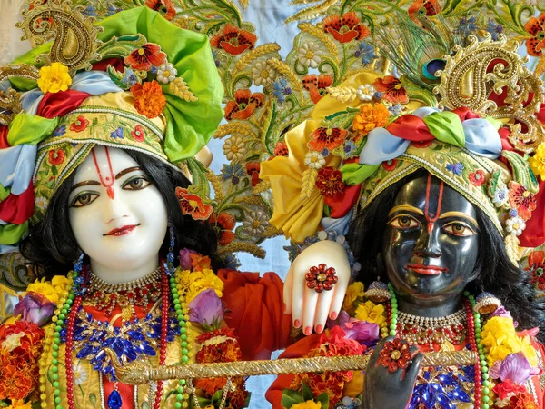 NUEVO MAYAPUR, 15 de agosto: Krishna y Balarama en el templo Hare ...