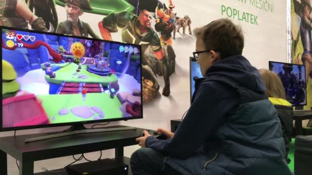 40 Niño jugando xbox Videos, Royalty-free Stock Niño jugando xbox ...