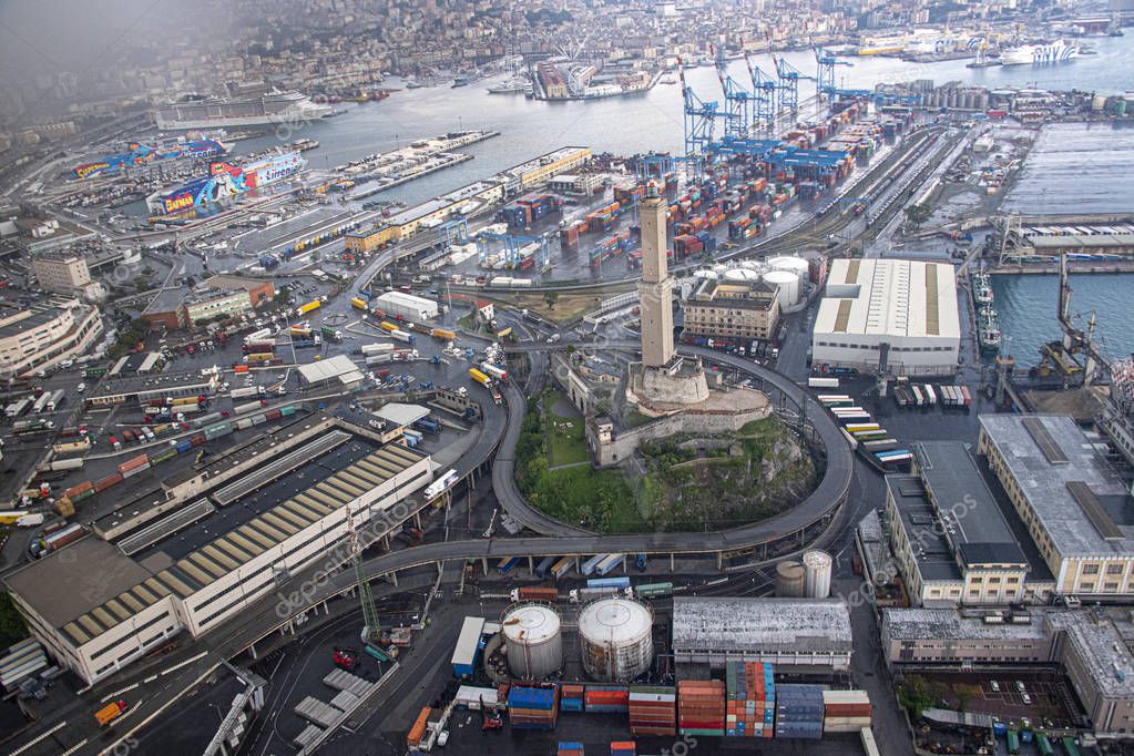faro lanterna Génova ciudad vista aérea 2023