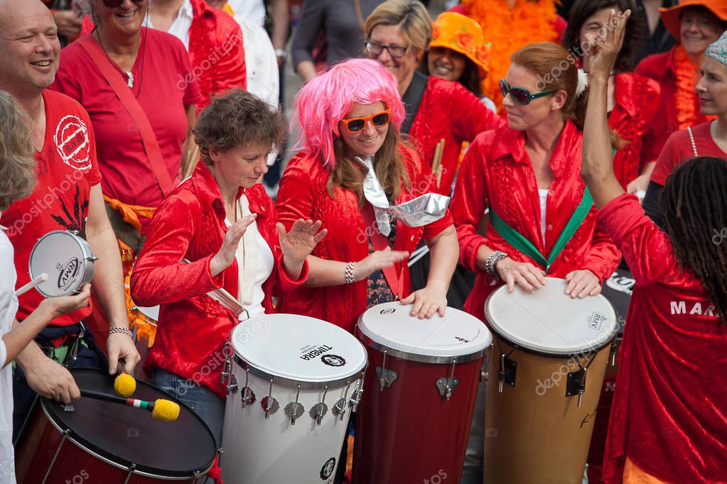 Ámsterdam, Países Bajos, 30 de abril de 2014: celebración del día ...