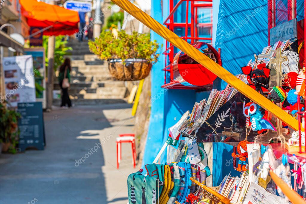 Coloridas calles en Ihwa Mural Village en Seúl, República de Corea 2024