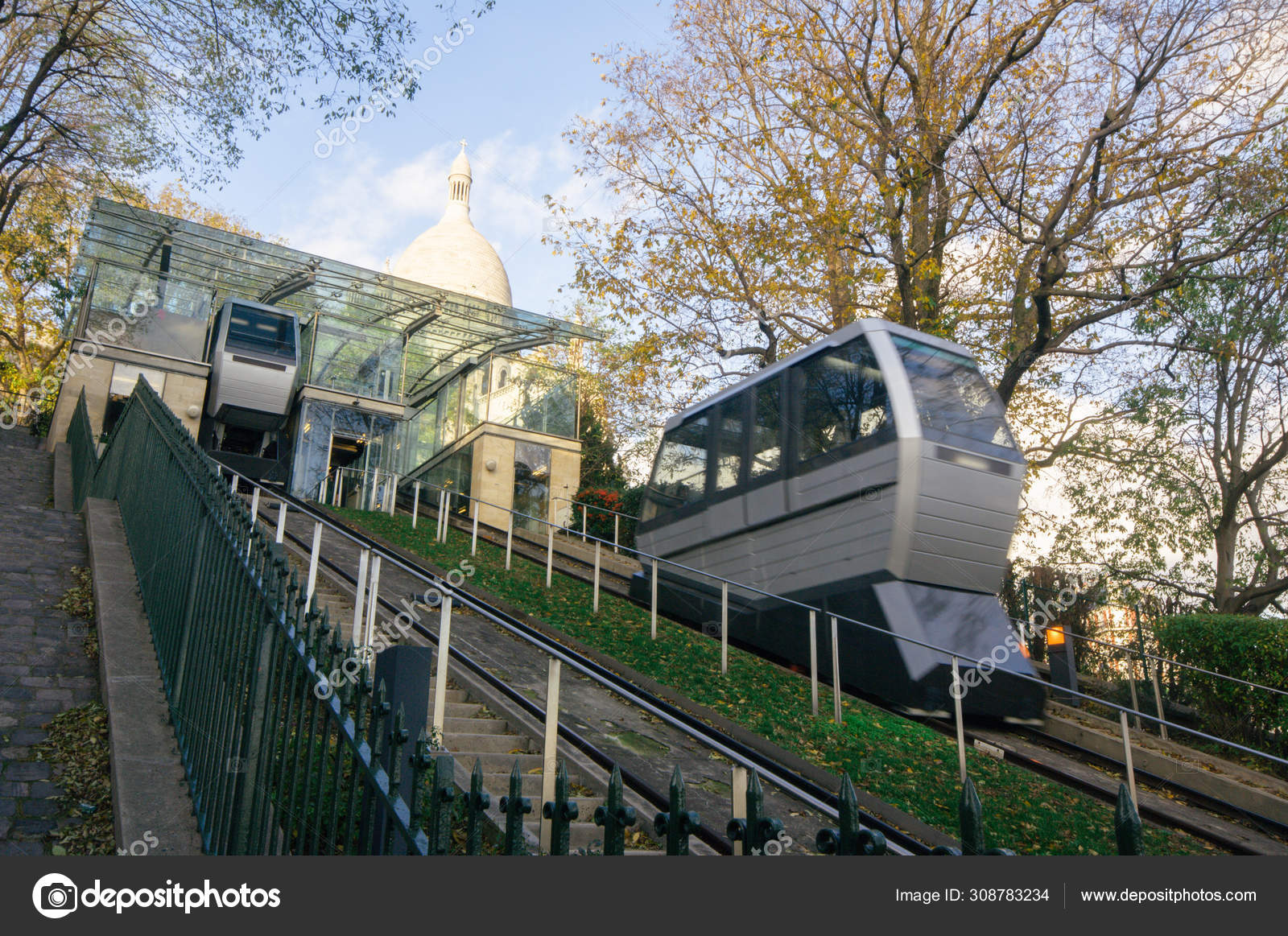 Ferrocarril funicular moderno, Sacr jalá Coeur, Montmartre, París ...