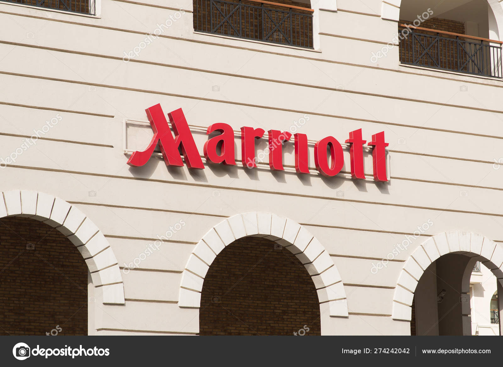 Sign Marriott on the Hotel. — Stock Editorial Photo © booblgum #274242042