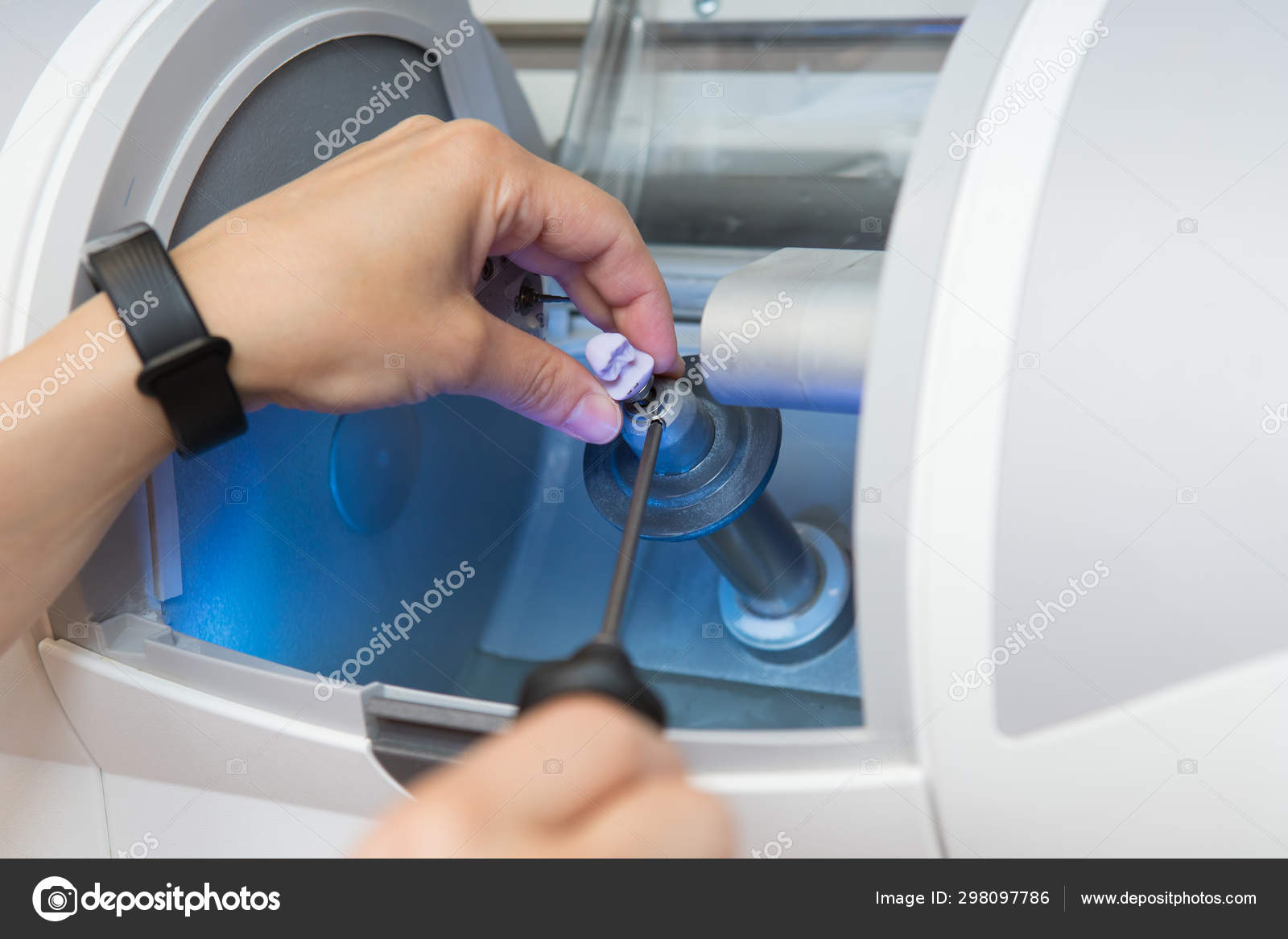 Dental milling machine Stock Photo by ©starik_73 298097786
