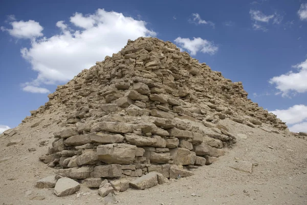 Mud brick pyramid Stock Photos, Royalty Free Mud brick pyramid Images ...