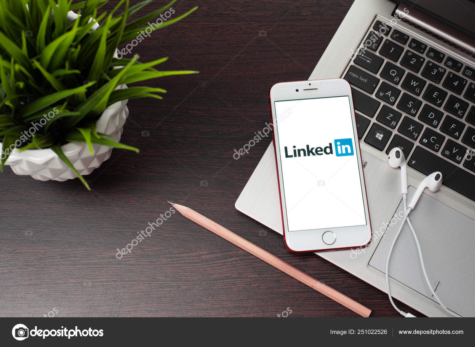 Apple iPhone with LinkedIn application on the screen — Stock Editorial ...