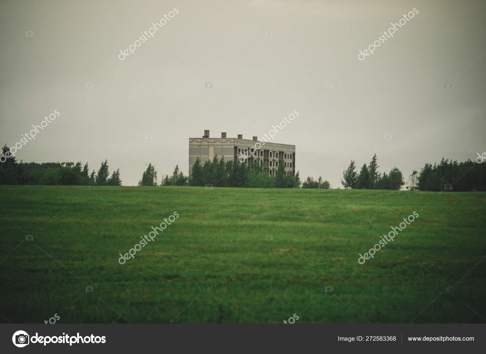 Old Unfinished Abandoned Soviet Brick House Field — Stock Photo ...