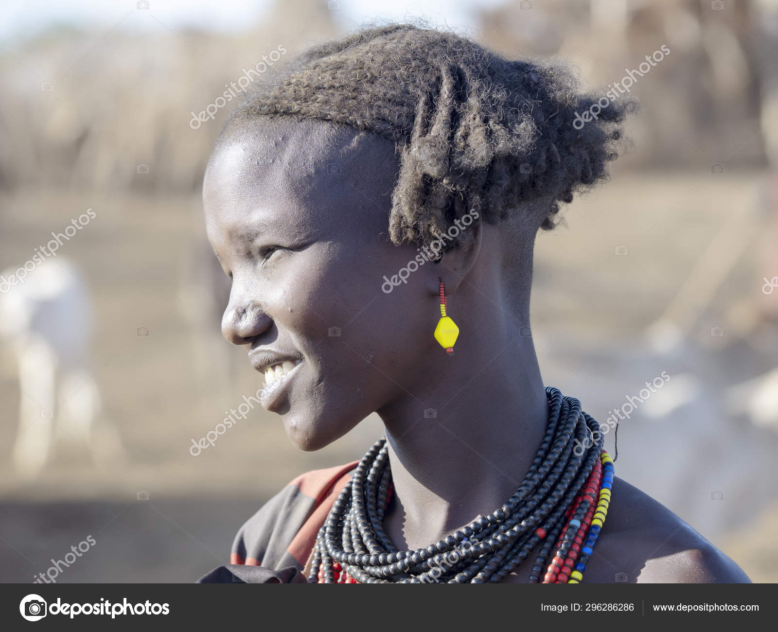 OMO RIVER, ETHIOPIA, MAY 11TH. 2019, Portrait of girl of Dassanech ...