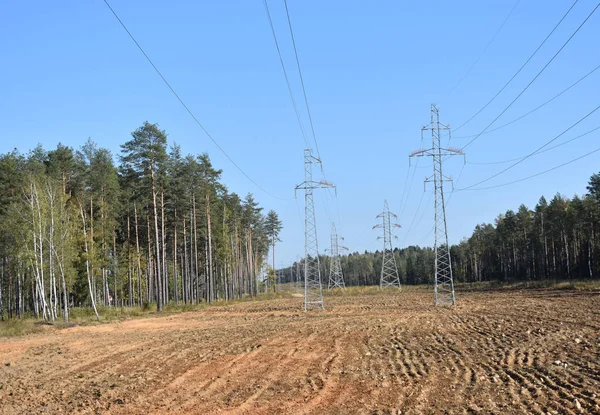 Garis listrik utama Stock Photos, Royalty Free Garis listrik utama ...