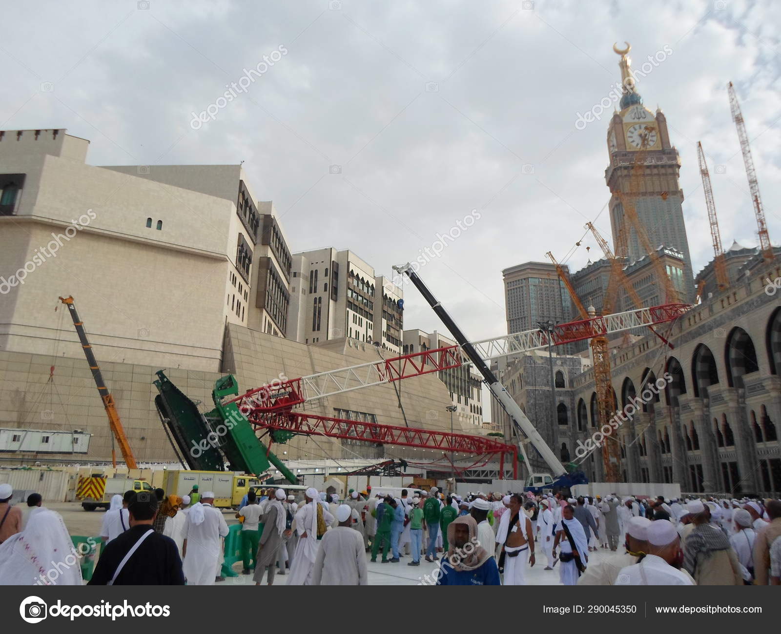 Saudi Arabia Mecca June 2015 Kaaba Top Crane Fell 300 — Stock Editorial ...