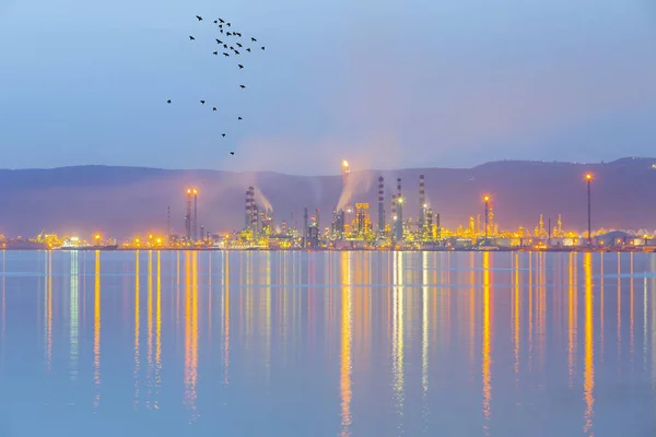 Tupras Izmit Petroleum Refinery Tupras Turkey's Largest Oil Refinery ...