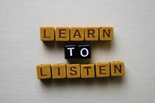 Escucha activa fotos de stock, imágenes de Escucha activa sin royalties ...