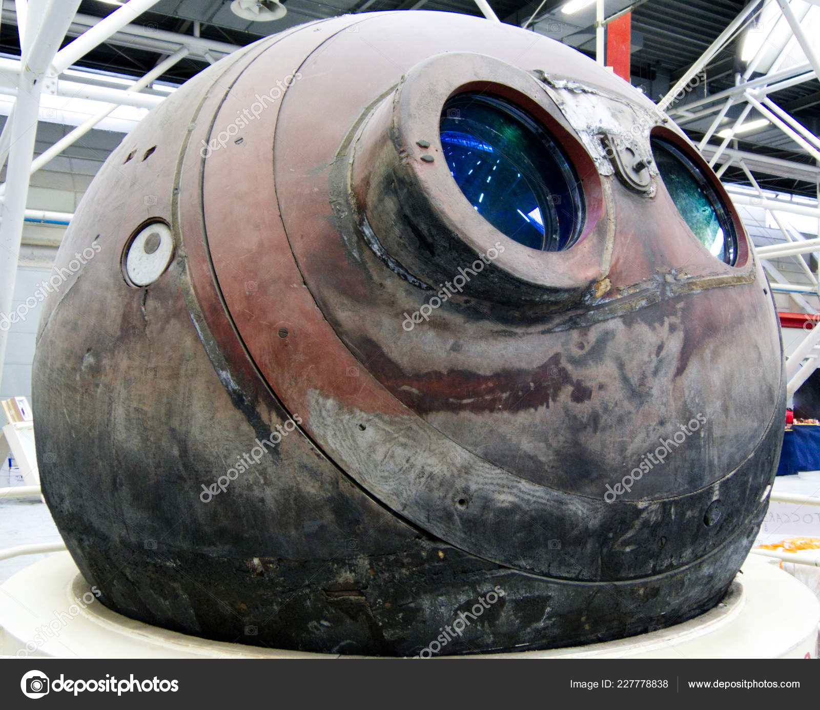 Landing Capsule Automatic Space Aircraft Photography Cosmos 2104 ...