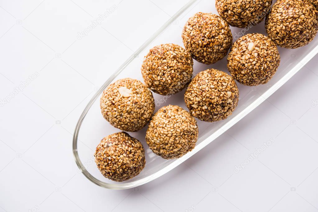 Bolas Tilgul Laddu o Til Gul para makar sankranti, es un alimento ...