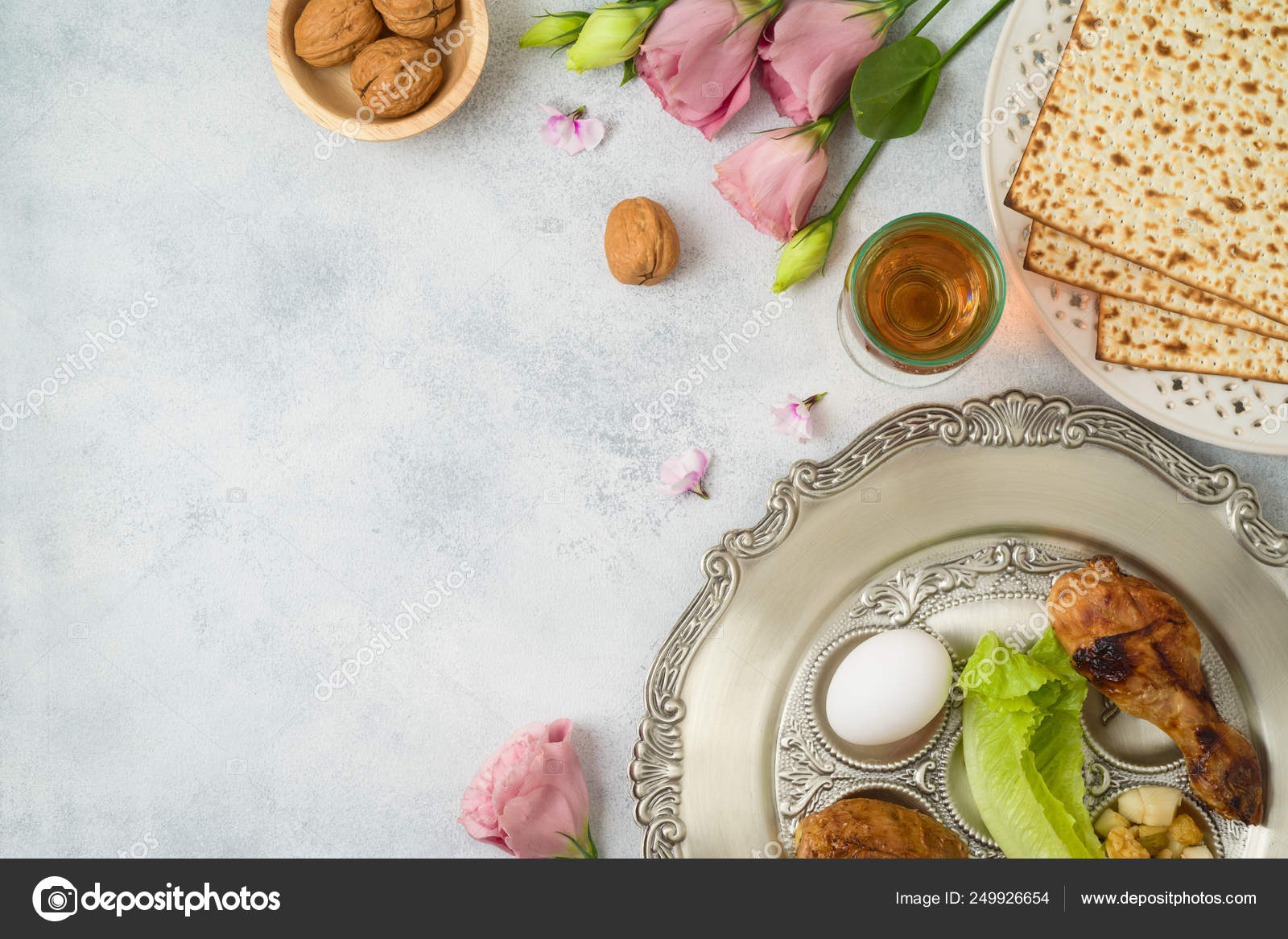 Jewish holiday Passover background with matzo, seder plate and s Stock ...