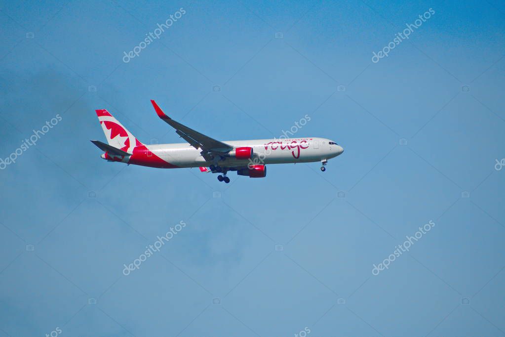 Orlando, Florida. Septiembre 5,2018. Avi n de Air Canada, aterriza en el aeropuerto de Orlando ...