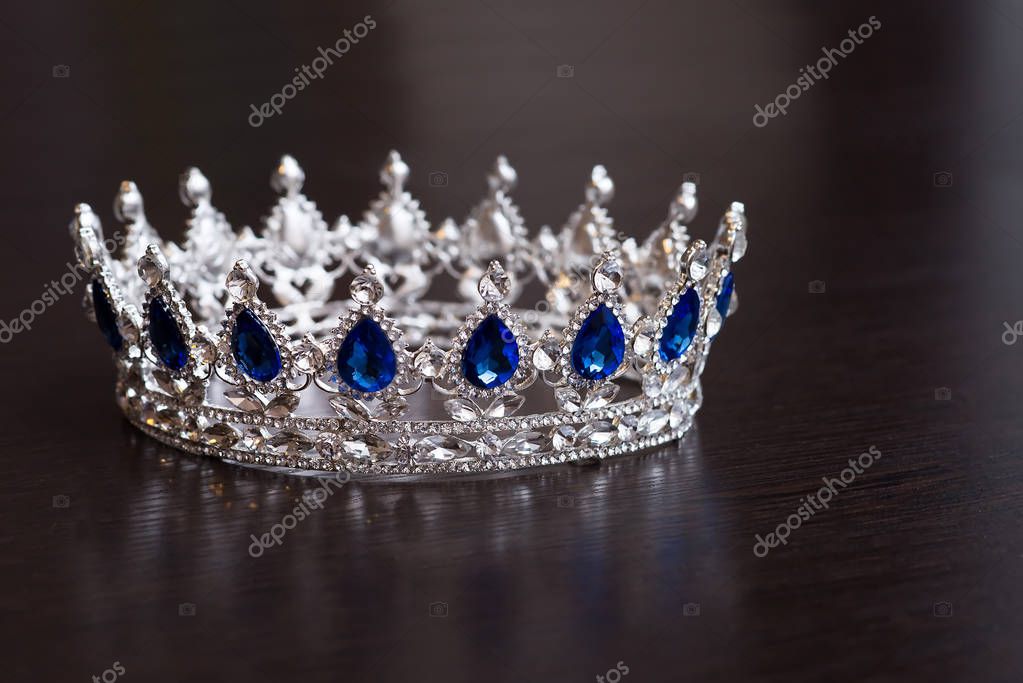 Luxury Crown Gem Stones Brown Background — Stock Photo © ElinaL #240757026