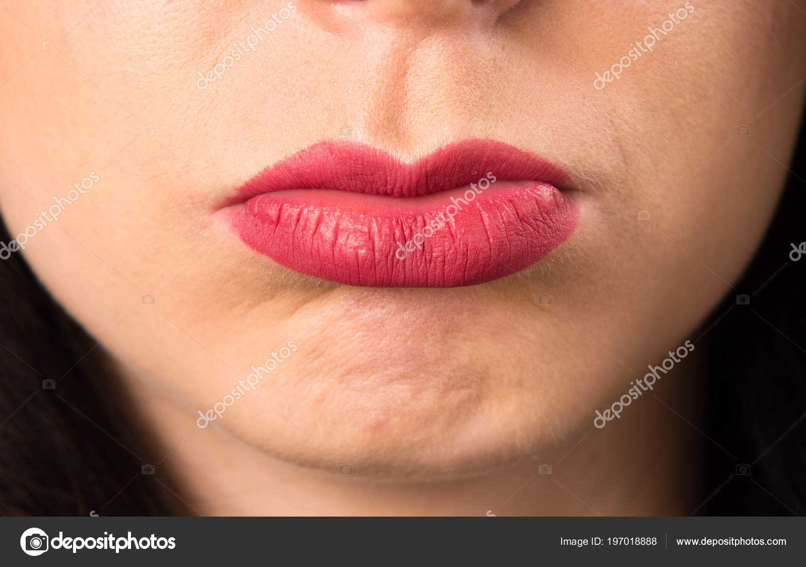 Sad Lips Pics | Lipstutorial.org