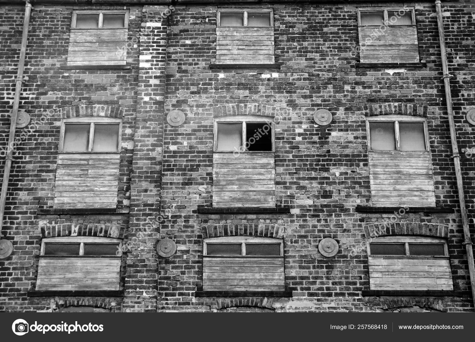 Facade Derelict Abandoned Old Brick Industrial Building Red Painted Broken — Stock Photo ...