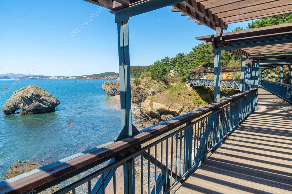 El paisaje de Dalian Golden Stone National Geopark y Coastal Road a ...