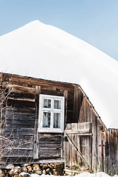 Old Wooden House Snow Winter Carpathian Mountains — Stock Photo ...