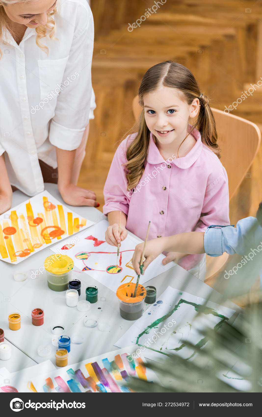 Overhead View Happy Kid Smiling While Looking Camera Teacher — Stock ...