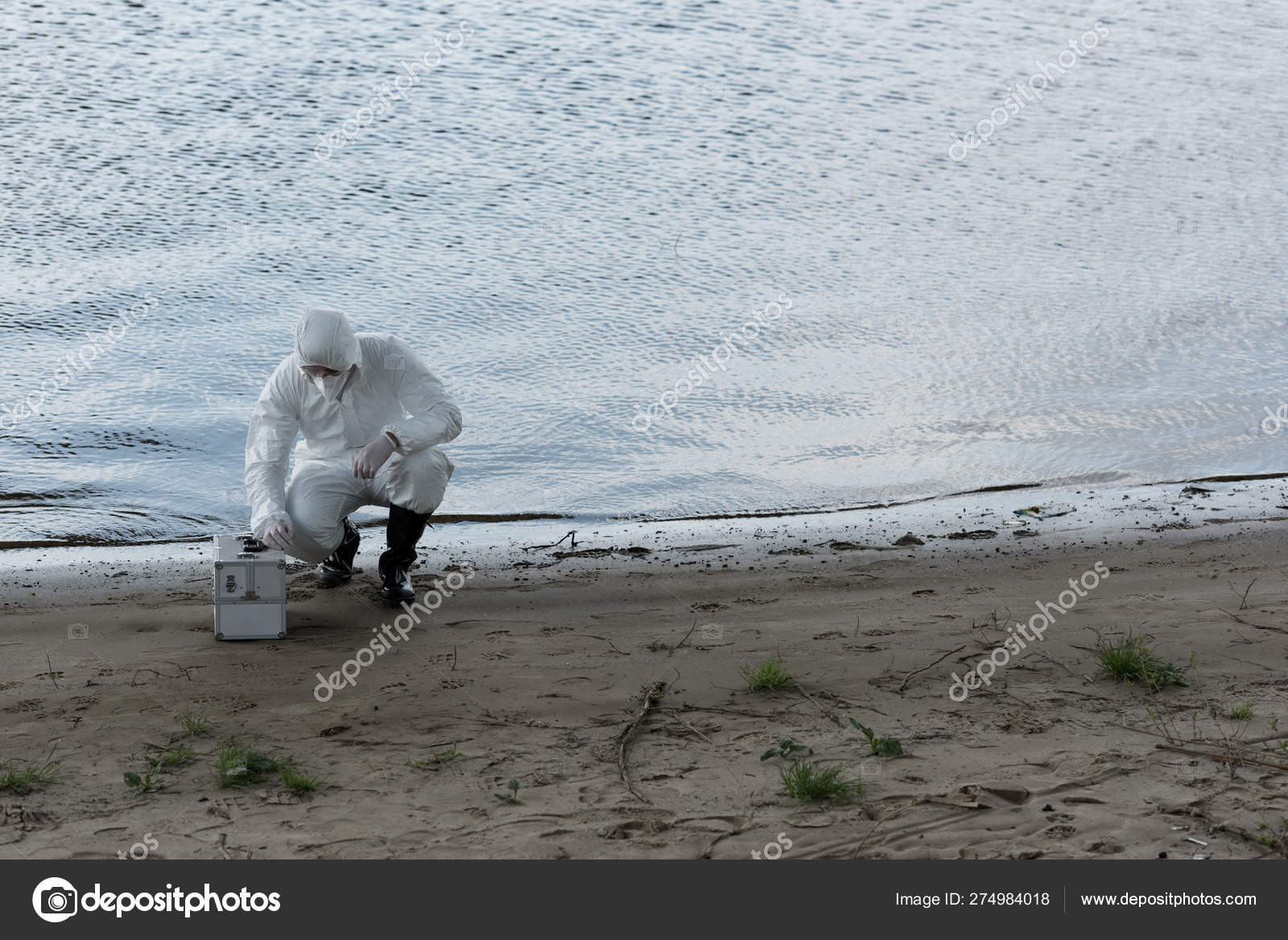 Water Inspector Protective Costume Respirator Inspection Kit Sitting ...